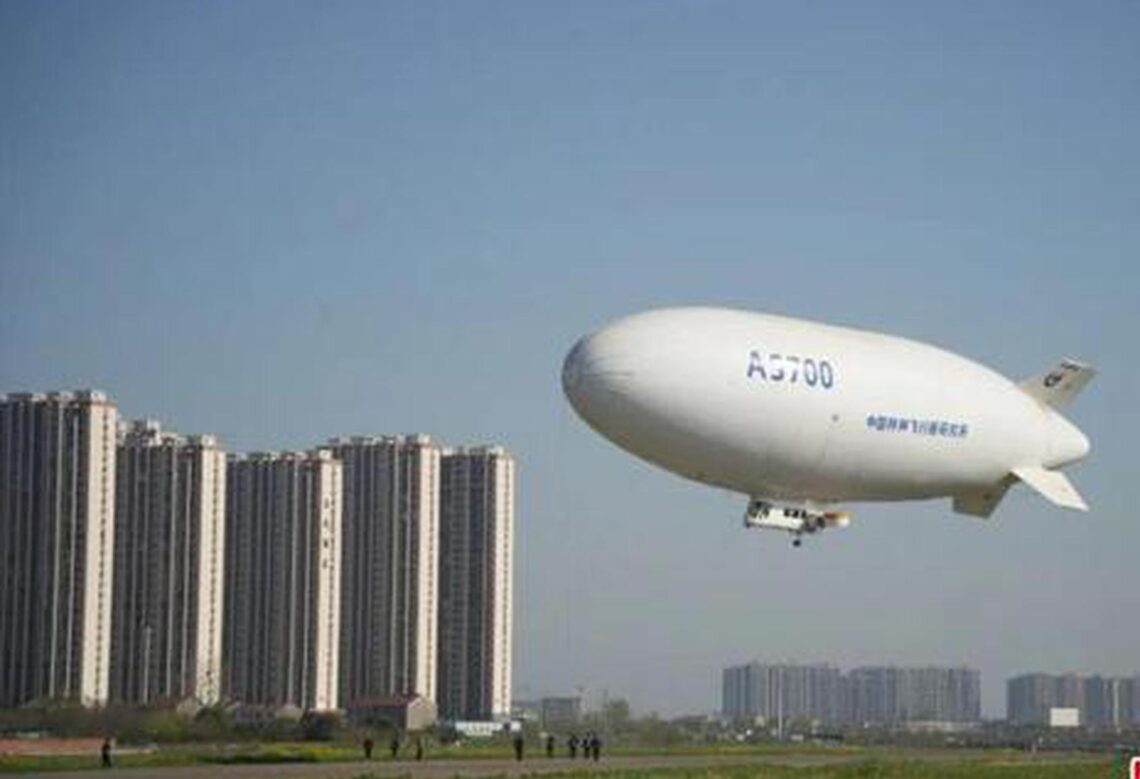 Dirigível tripulado civil AS700 desenvolvido pela China faz primeiro ...