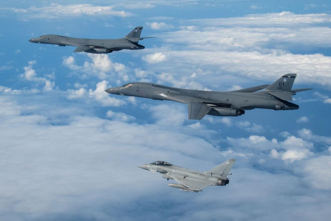 IMAGENS: Bombardeiros B-1B concluem exercícios combinados com Aliados ...