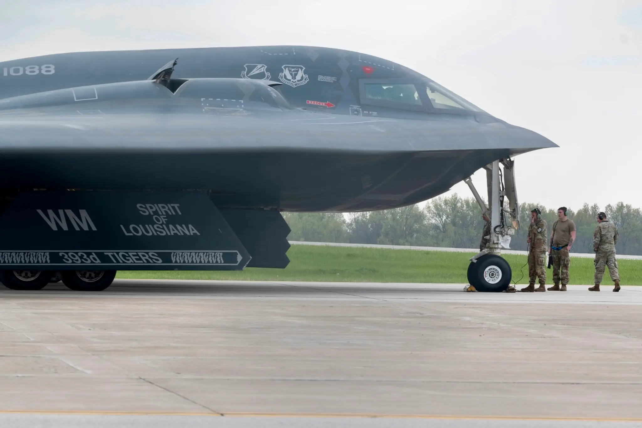 IMAGENS: USAF realiza rara demonstração de força com 12 bombardeiros ...