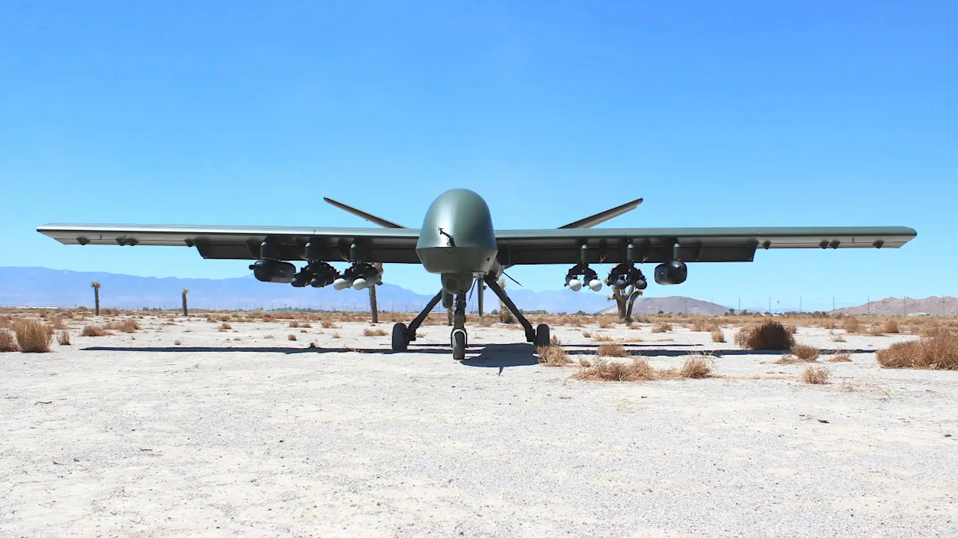 VÍDEO: UAS Mojave da General Atomics destrói alvos estáticos em testes ...