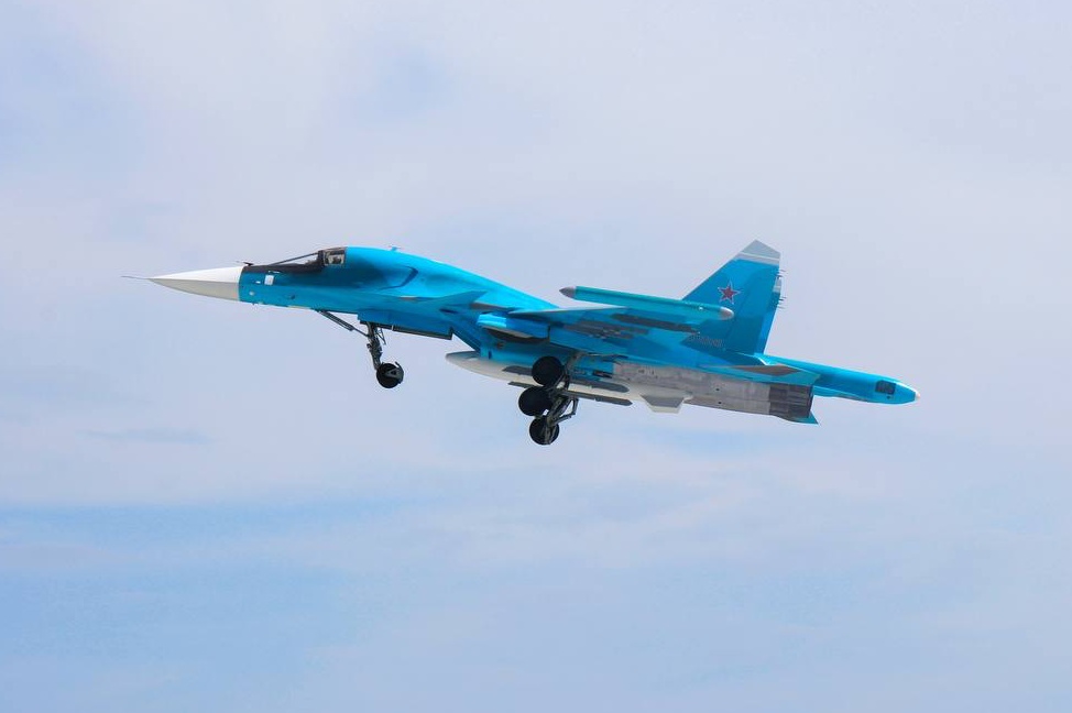 IMAGENS: UAC entrega mais um lote de Su-34 para as Forças Aeroespaciais ...