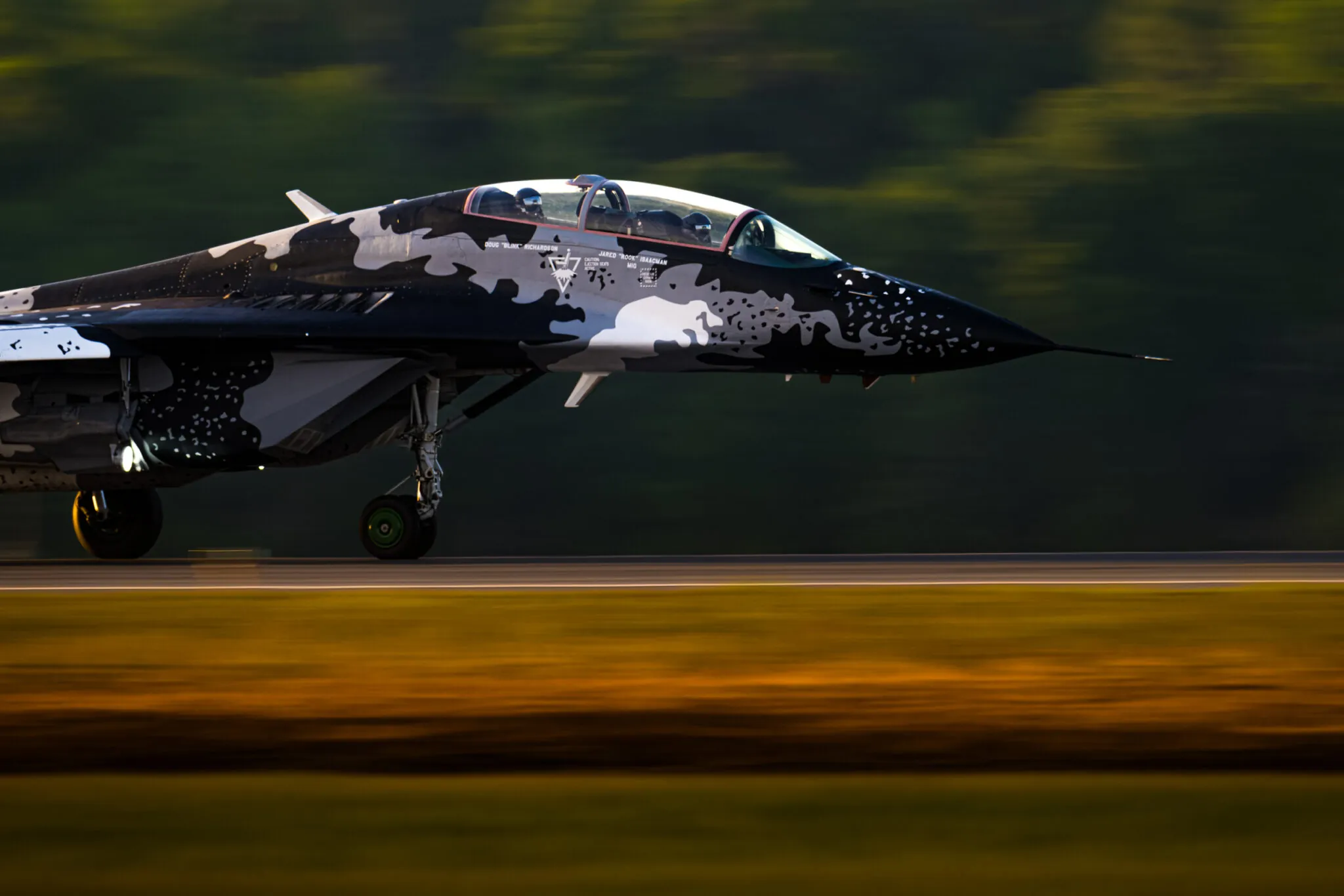 Empresário nos EUA, que já tem quase uma força aérea, adquire Tornado ...