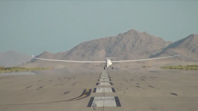 Novas imagens revelam detalhes do novo drone espião ULTRA da USAF ...