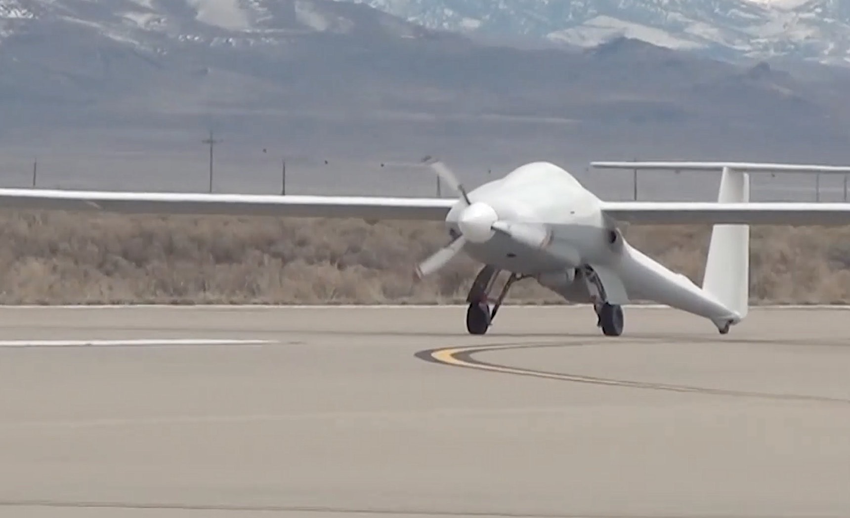 Novas imagens revelam detalhes do novo drone espião ULTRA da USAF ...