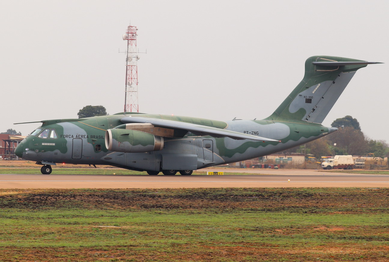 África do Sul está mais próxima de adquirir aeronaves C-390 da Embraer ...