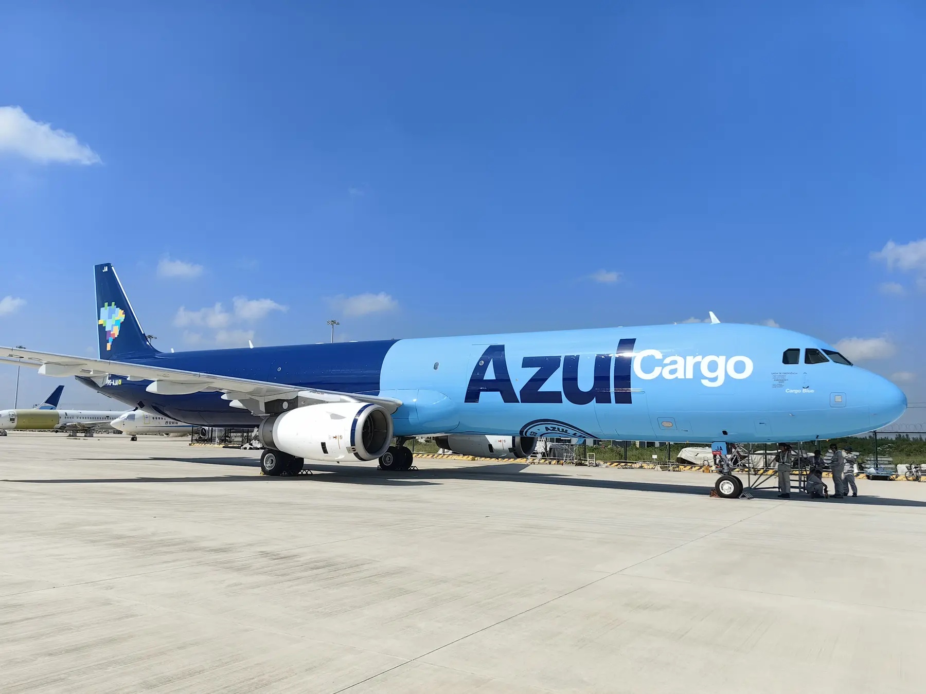 Azul Cargo recebe seu primeiro A321-200 P2F, agora certificado pela ...