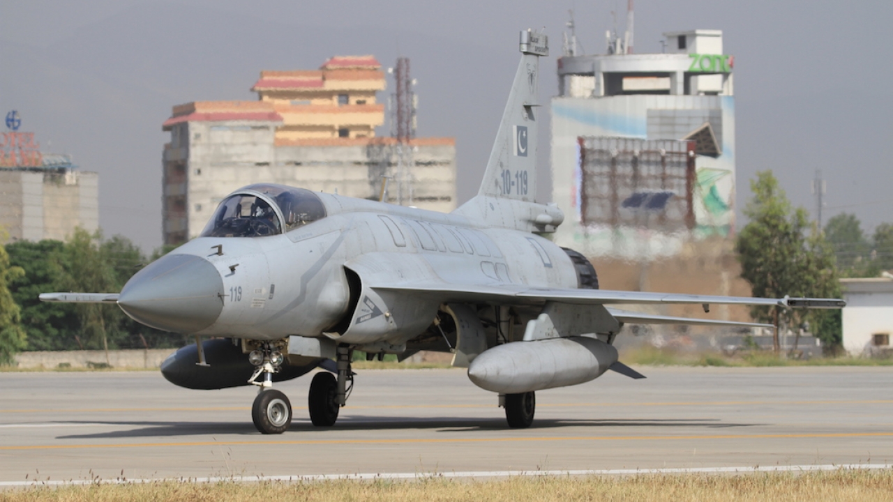 Irã negocia compra de jatos JF-17 com o Paquistão – Cavok Brasil