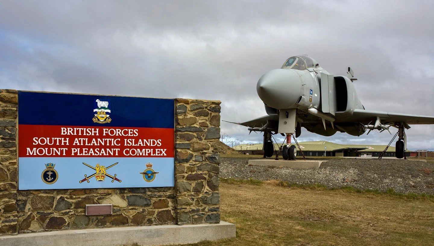 Reino Unido expande reparos de pista na pista de pouso de Mount ...