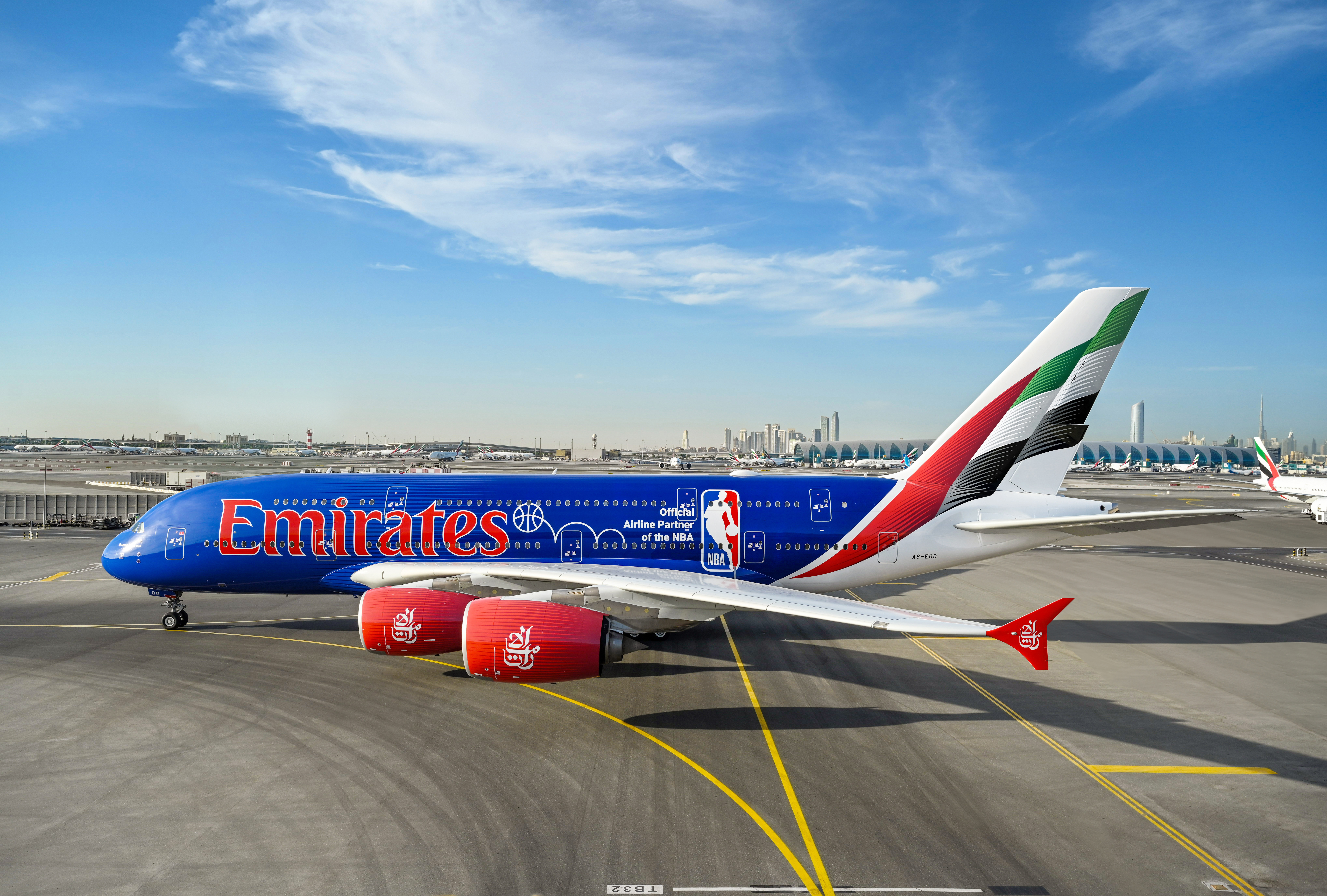 Emirates Airlines apresenta ousada pintura da NBA em A380 antes do ...