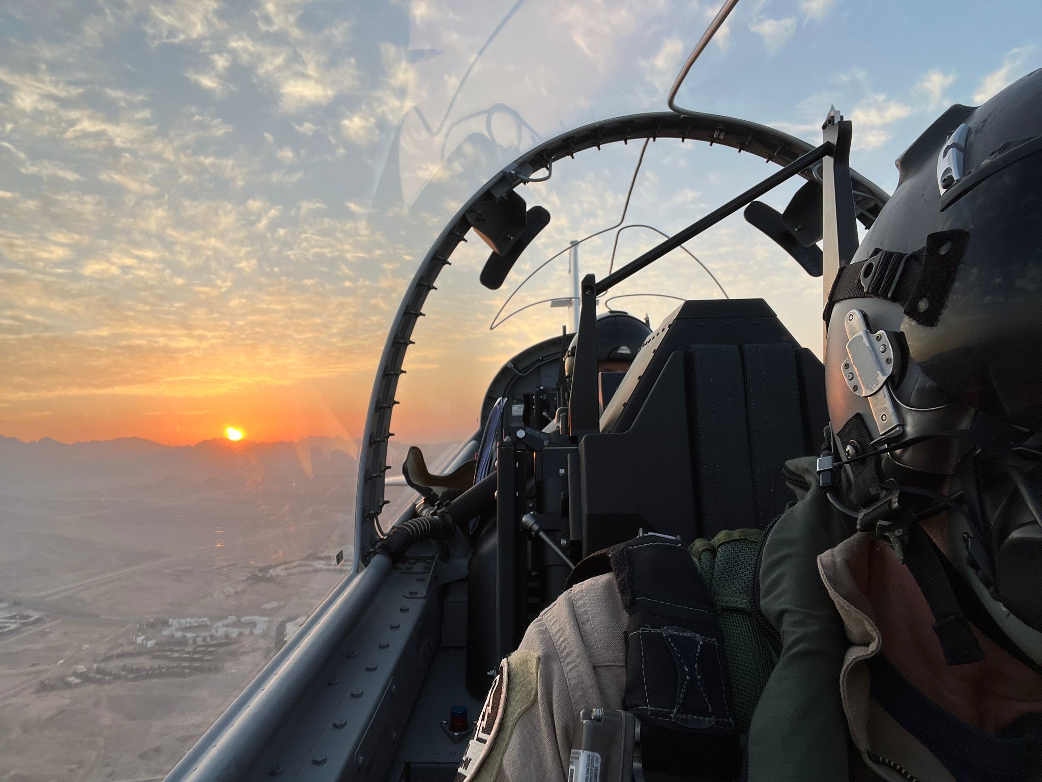 IMAGENS: Vietnã recebe suas primeiras aeronaves militares fornecidas pelos EUA – Cavok Brasil