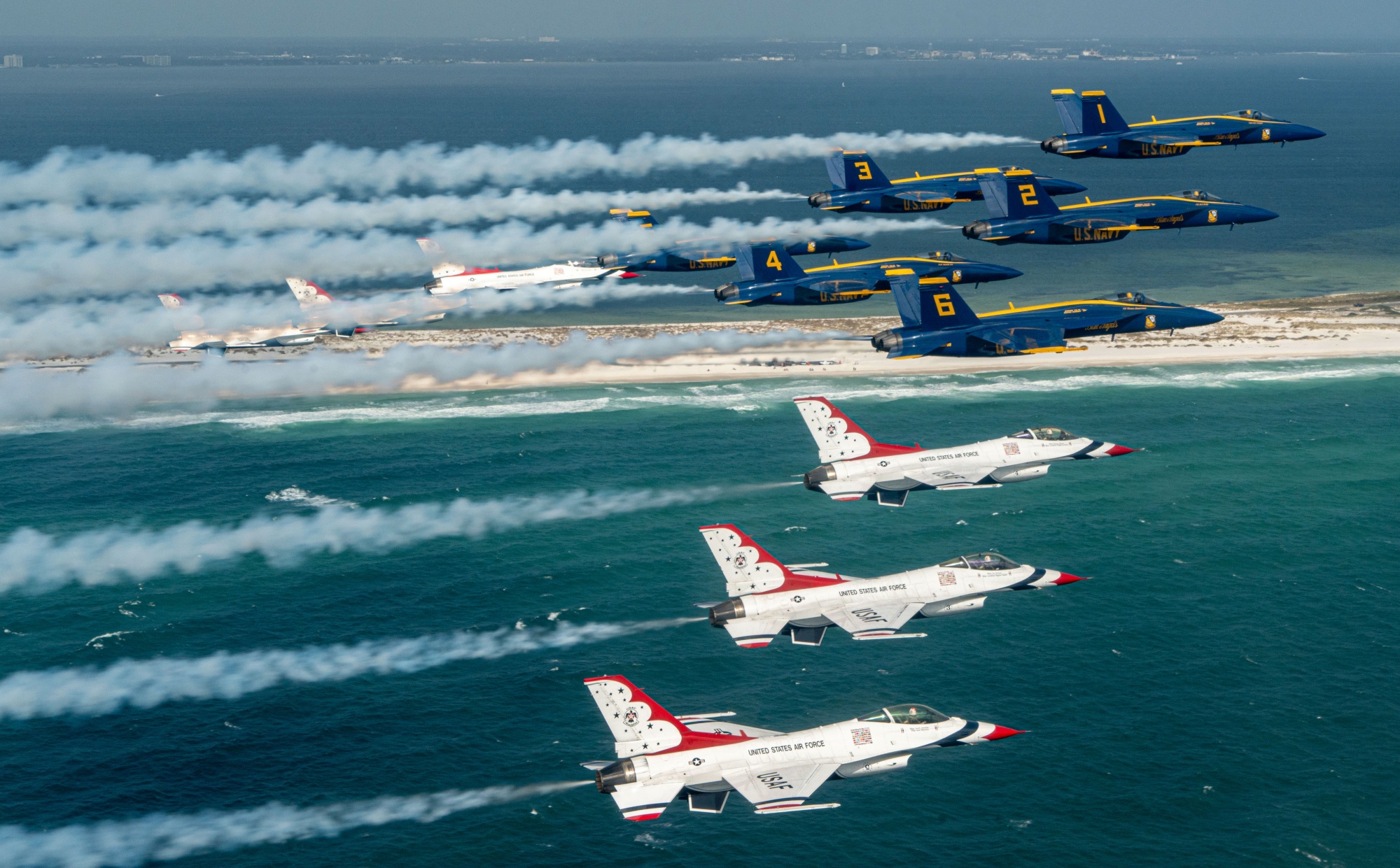 IMAGENS: Blue Angels e Thunderbirds encerram a temporada de shows ...