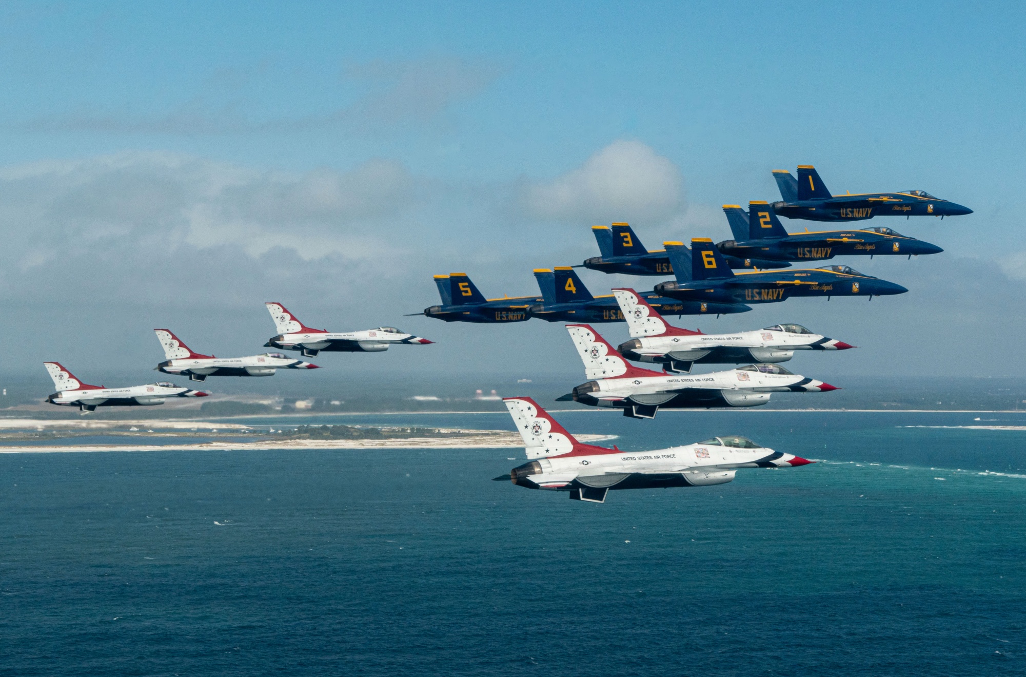 IMAGENS: Blue Angels e Thunderbirds encerram a temporada de shows ...