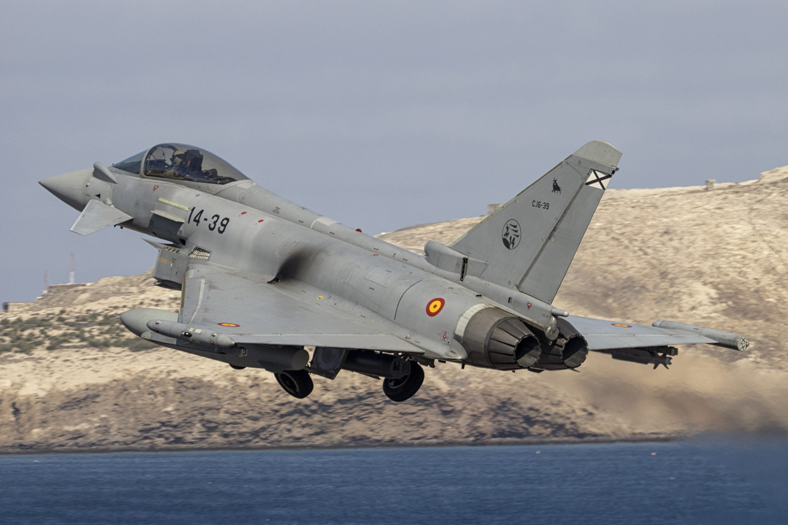 Consórcio Eurofighter finaliza termos com a Espanha para 25 caças ...