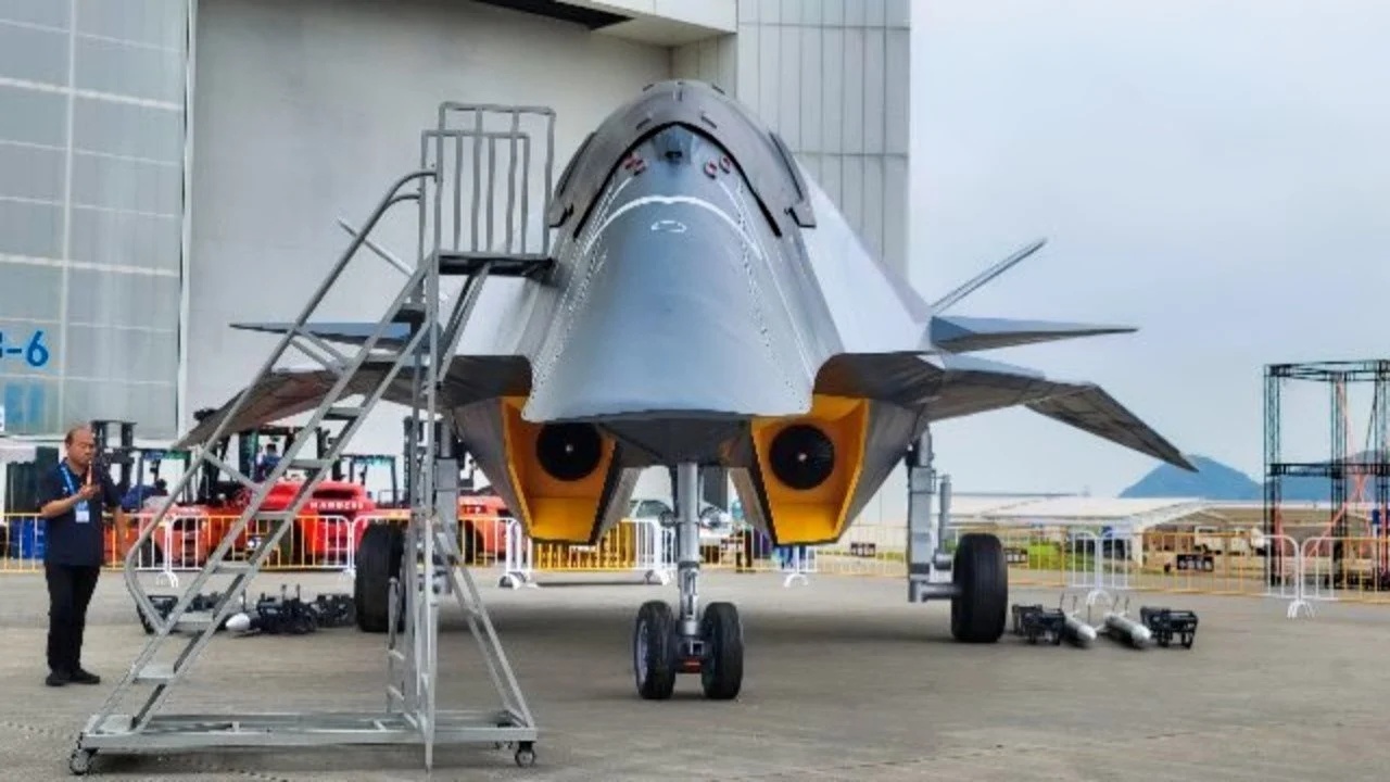 CHINA AIRSHOW: Chineses apresentam sua versão de caça de sexta geração ...