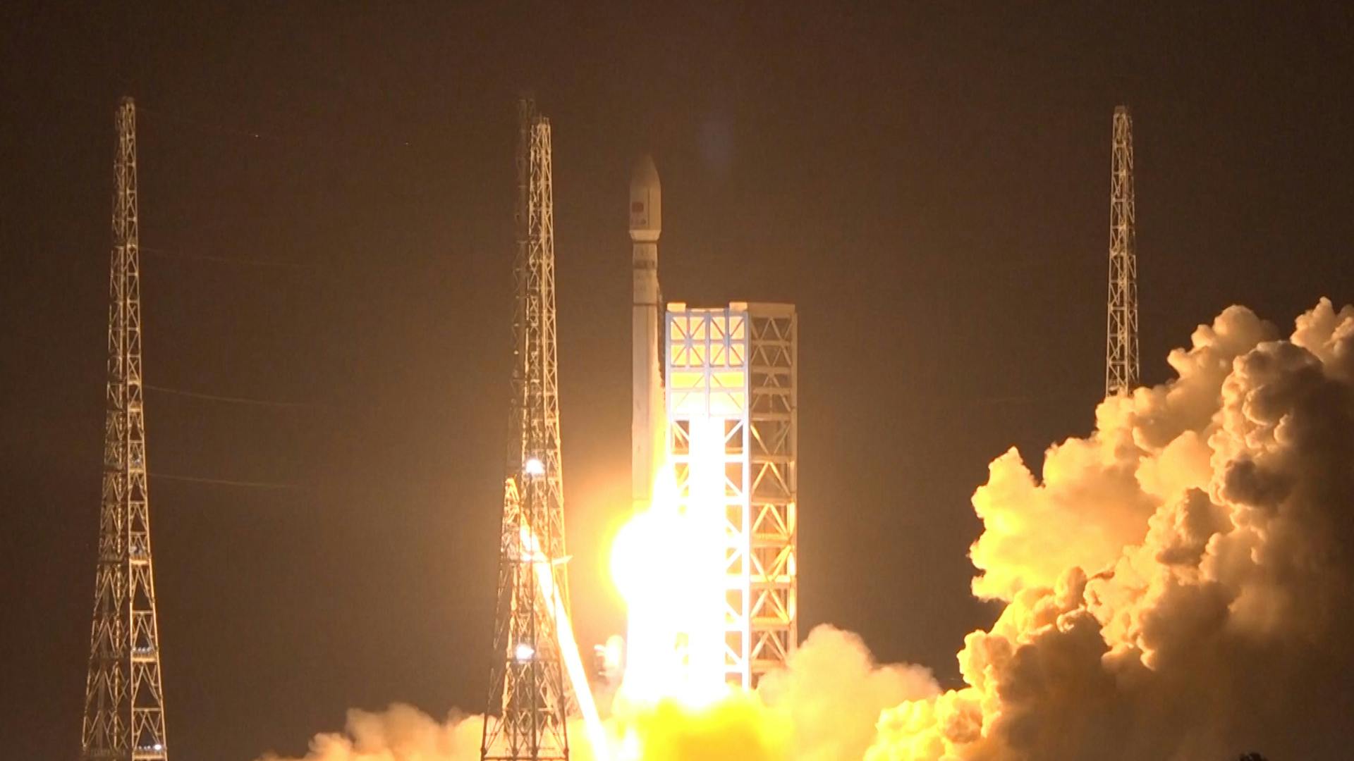 Foguete Long March-12 da China realiza seu voo inaugural, a partir do ...