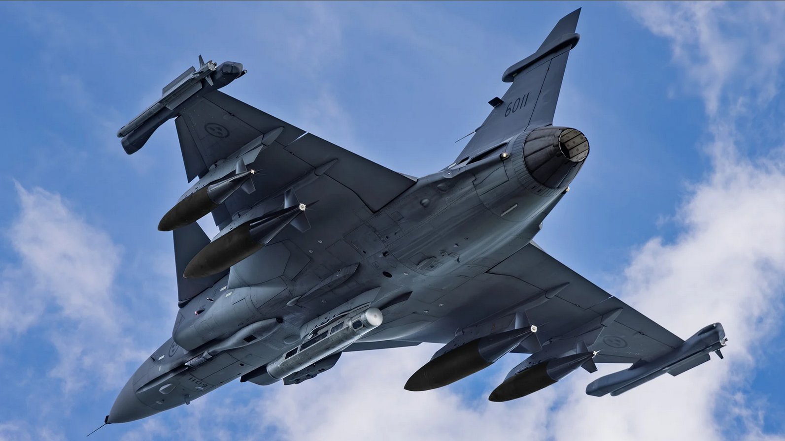 IMAGENS: Suécia adquire bombas Mk82 e integra em caças JAS39 Gripen ...