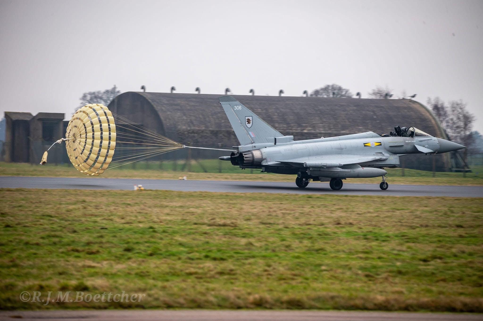 Eurofighter da RAF ejeta canopy durante emergência em voo – Cavok Brasil
