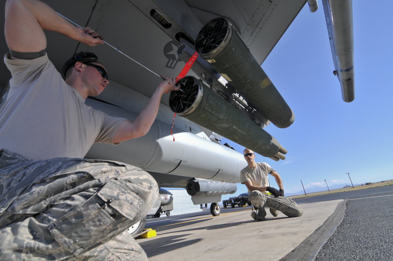 EUA equipam F-16s com foguetes APKWS II para combater drones – Cavok Brasil