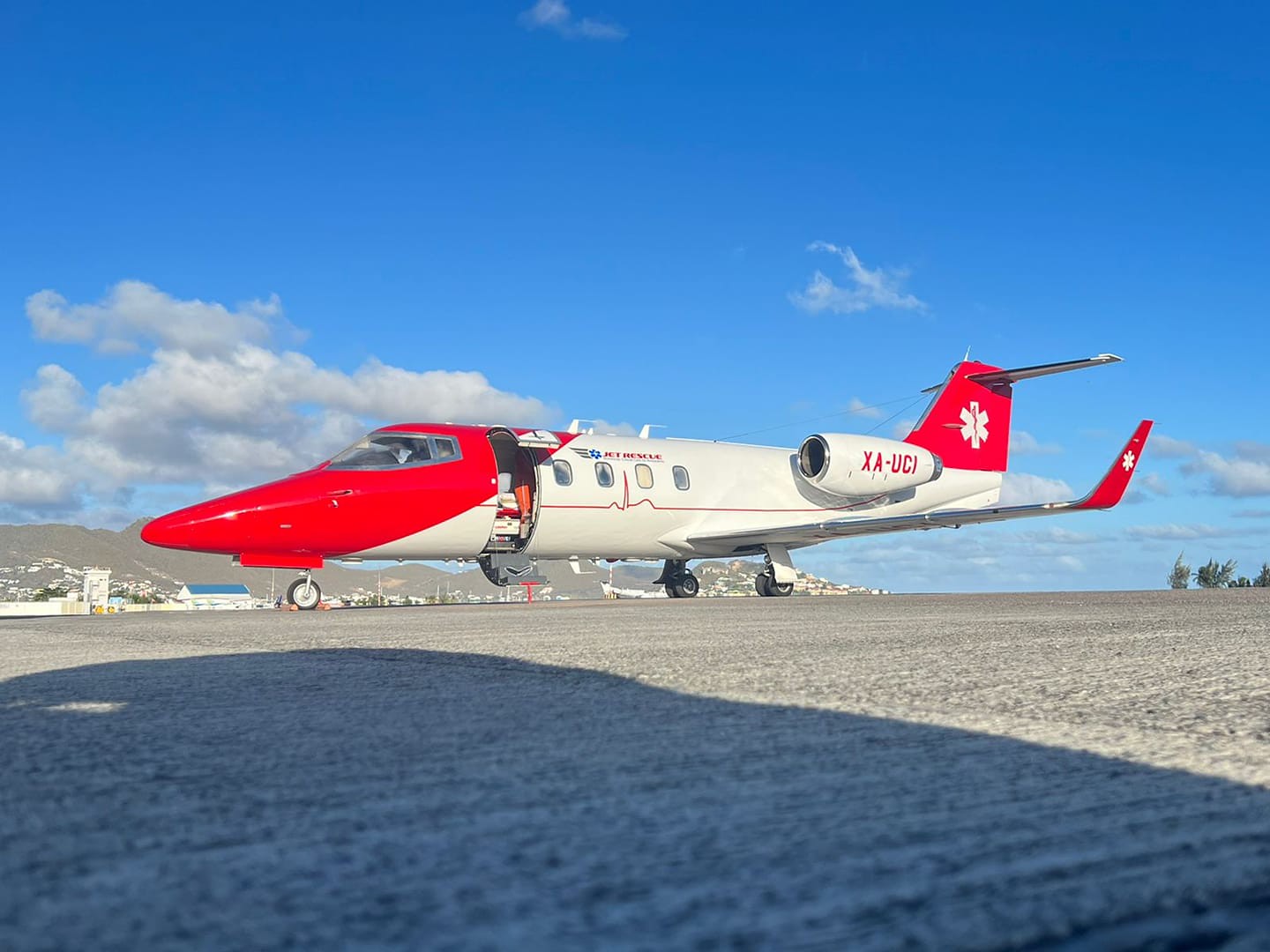 Vídeos registram queda e explosão de jato aeromédico Learjet 55 na ...