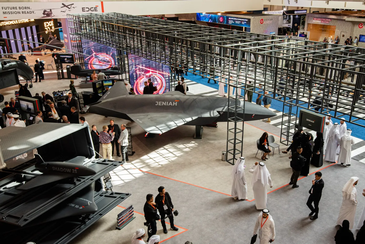 IDEX: Grupo EDGE dos Emirados Árabes Unidos revela aeronave não ...