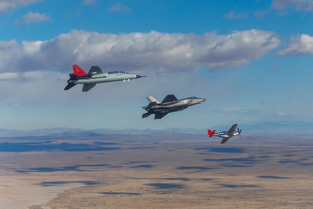 IMAGENS: “Red Tail Rendezvous” em Edwards mostra em voo T-7A, F-35 e P ...