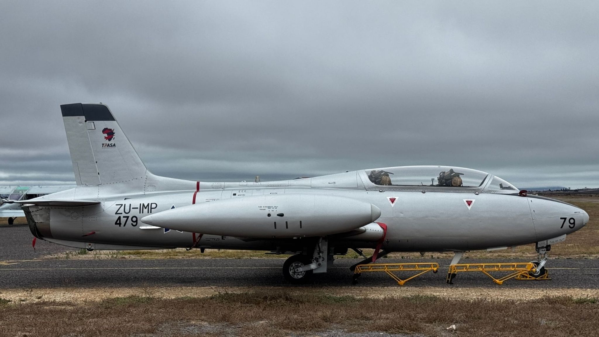 Veterano piloto morre após acidente com jato Impala em show aéreo na ...