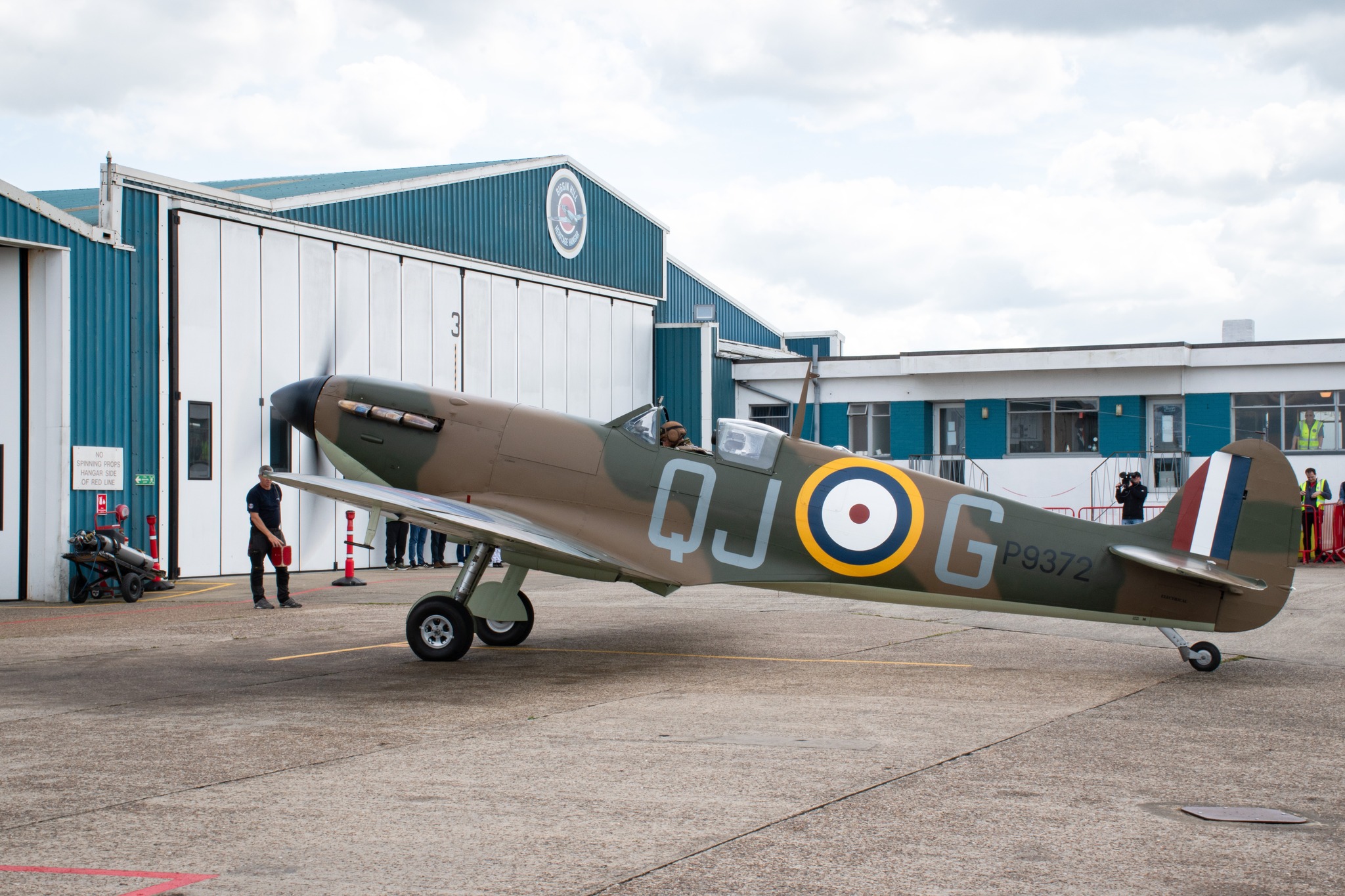 IMAGENS: Spitfire Mark One volta a voar após 85 anos – Cavok Brasil