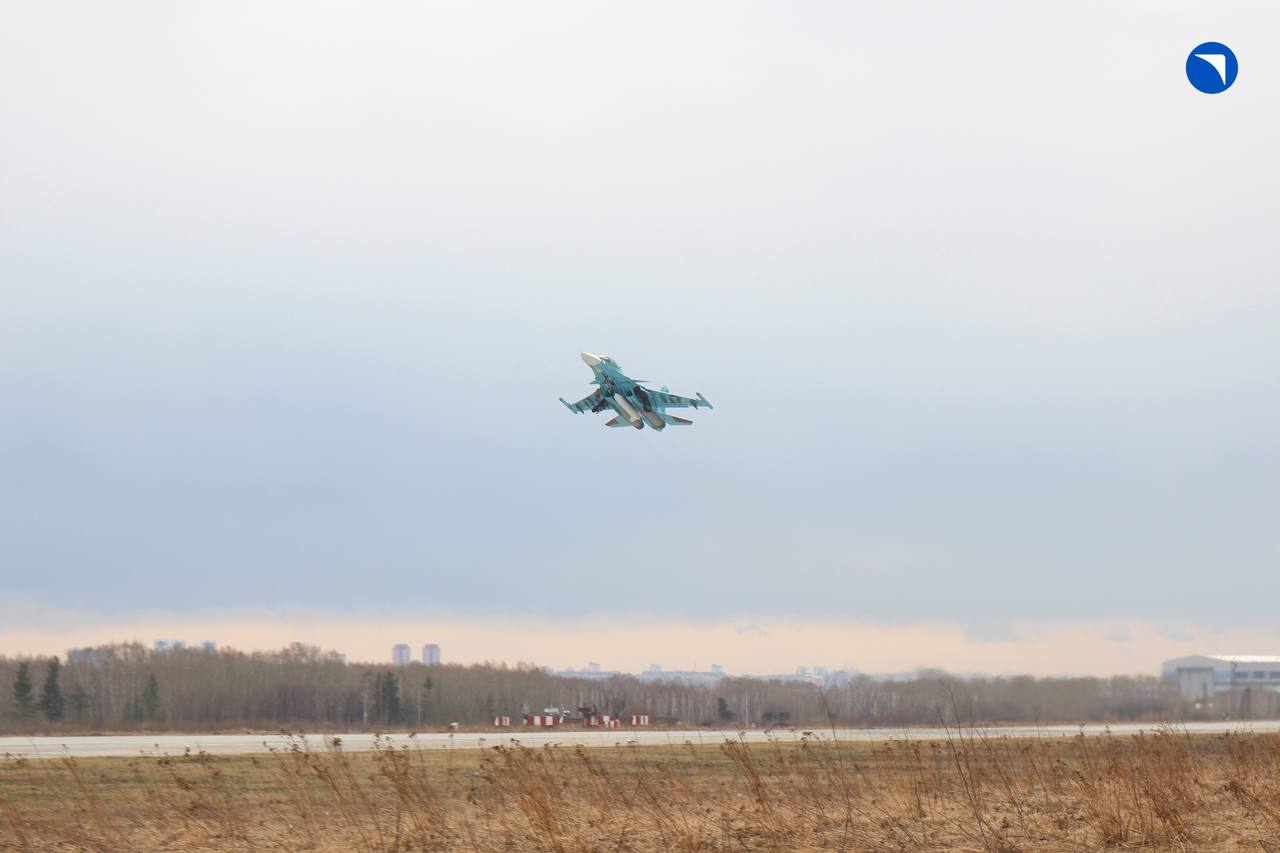 IMAGENS: UAC entrega o primeiro lote de Su-34 de 2025 às Forças ...