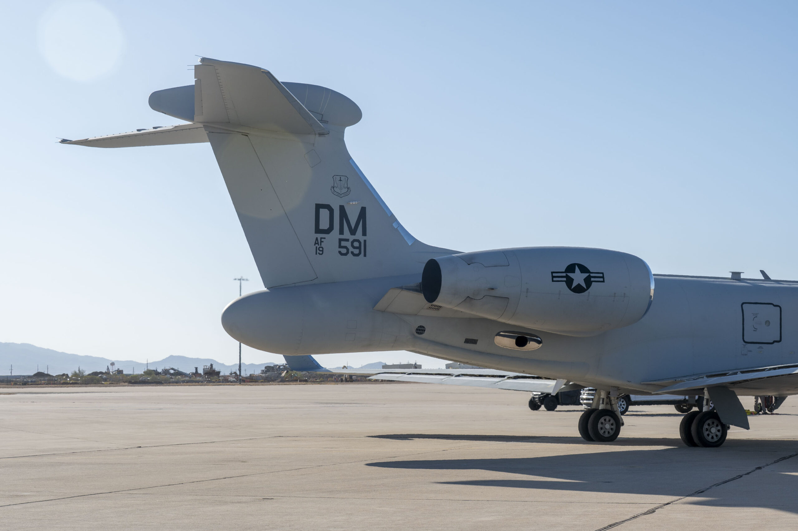 IMAGENS: EA-37B Moniker conclui primeira surtida de treinamento com a ...