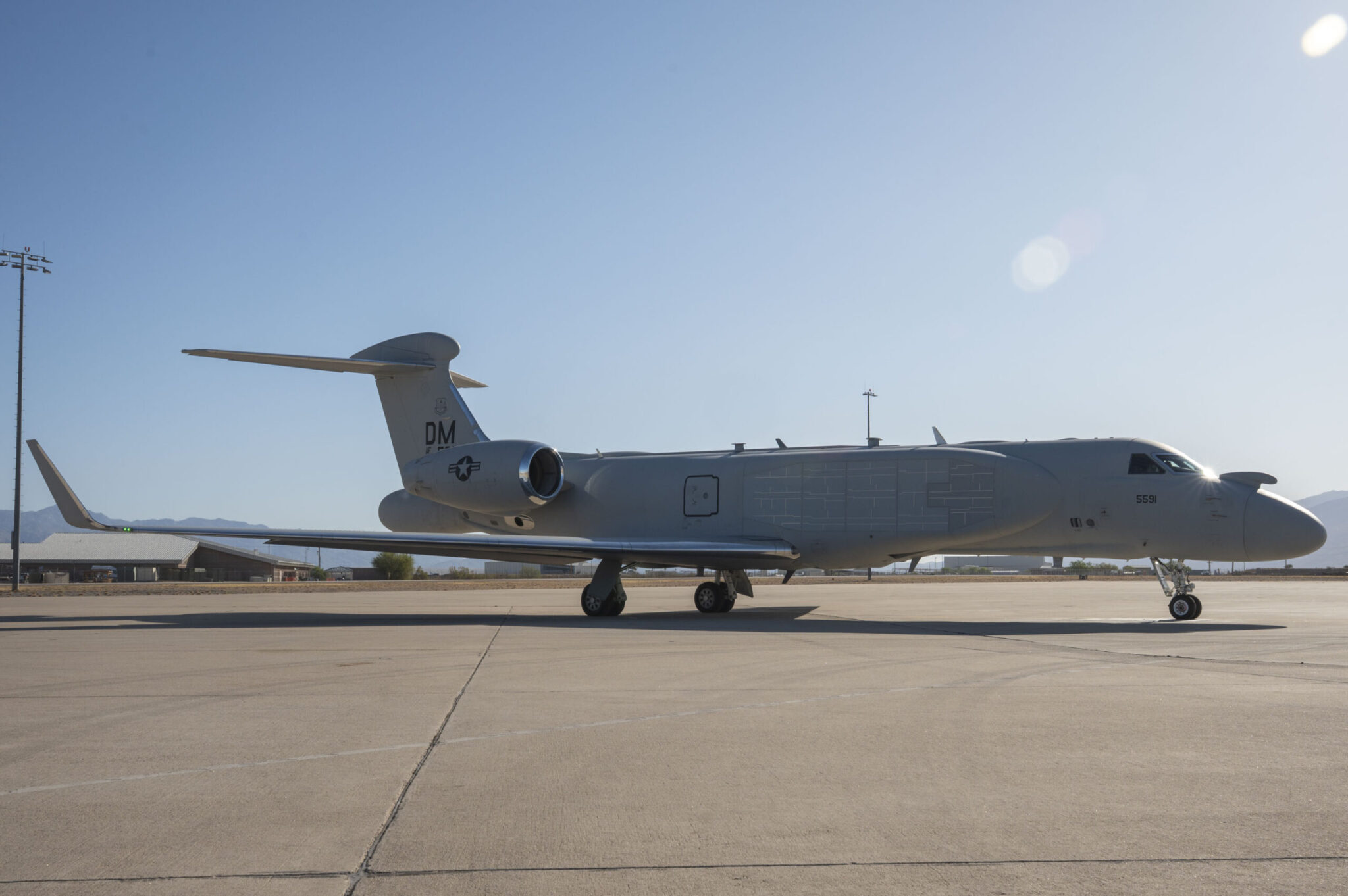 IMAGENS: EA-37B Moniker conclui primeira surtida de treinamento com a ...