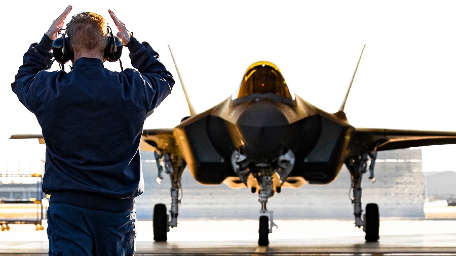 Lockheed Martin aprimora o desenvolvimento de software do F-35 com ...