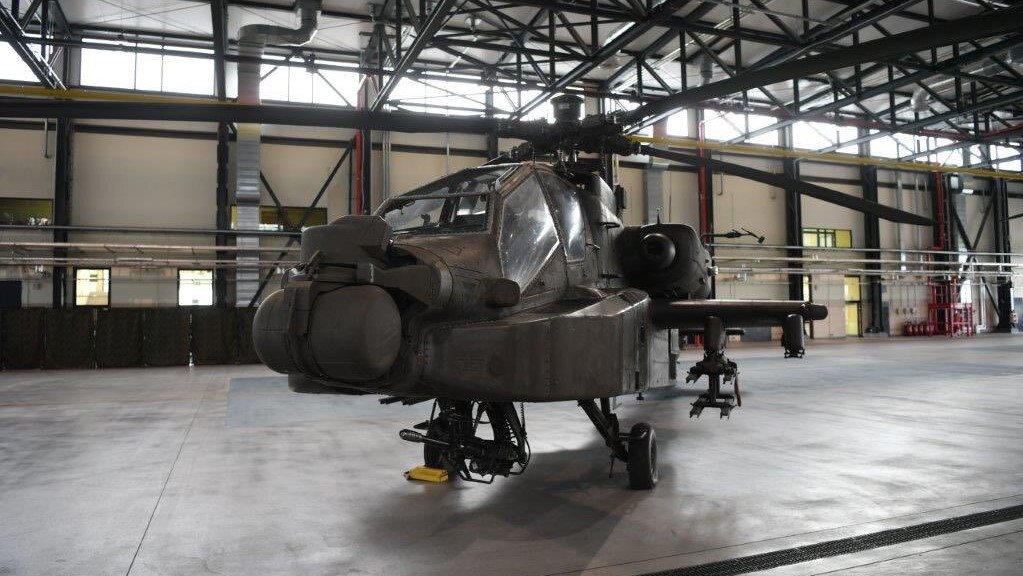 VÍDEO: Polônia recebe primeiros helicópteros de ataque AH-64 Apache ...