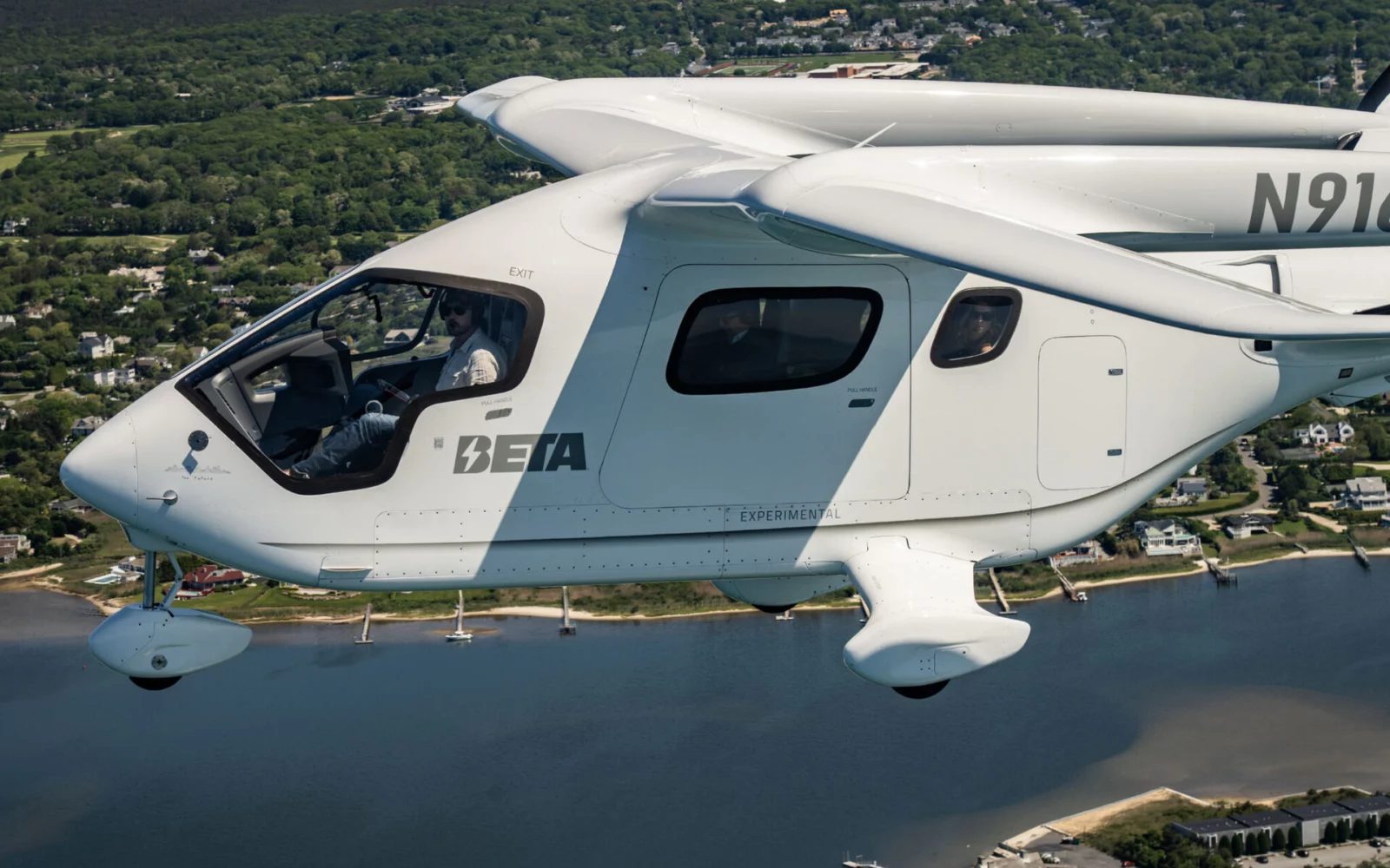 Pela primeira vez, aeronave elétrica da Beta Technologies pousa no ...