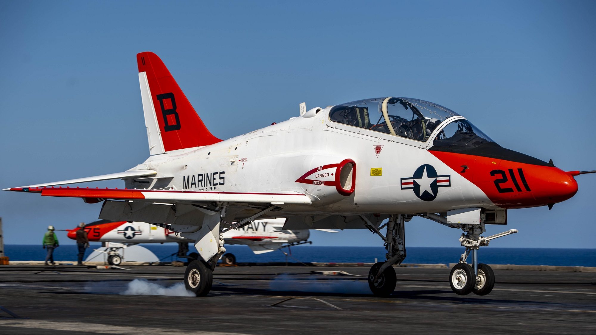 Textron e Leonardo apresentam jato Beechcraft M-346N como solução ...