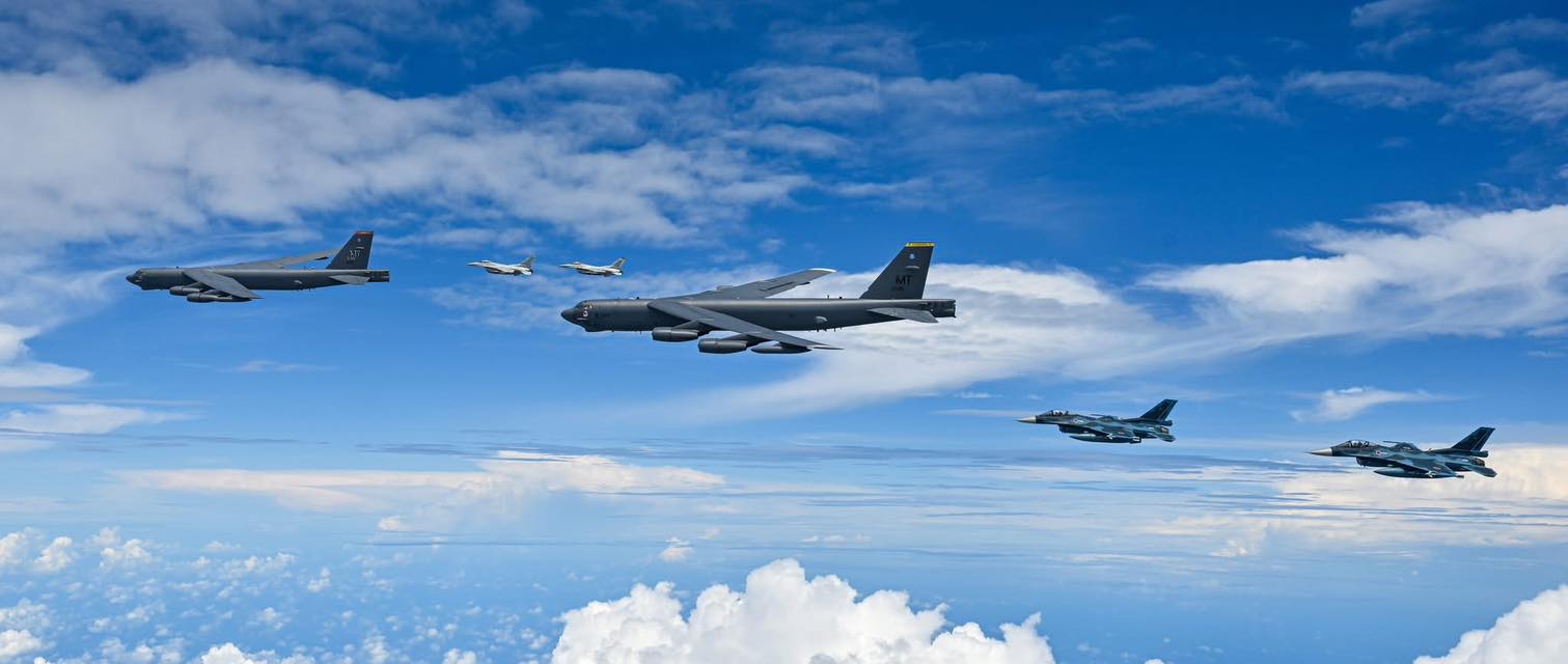 B-52H da USAF participa de exercício aéreo conjunto com Coreia do Sul e ...