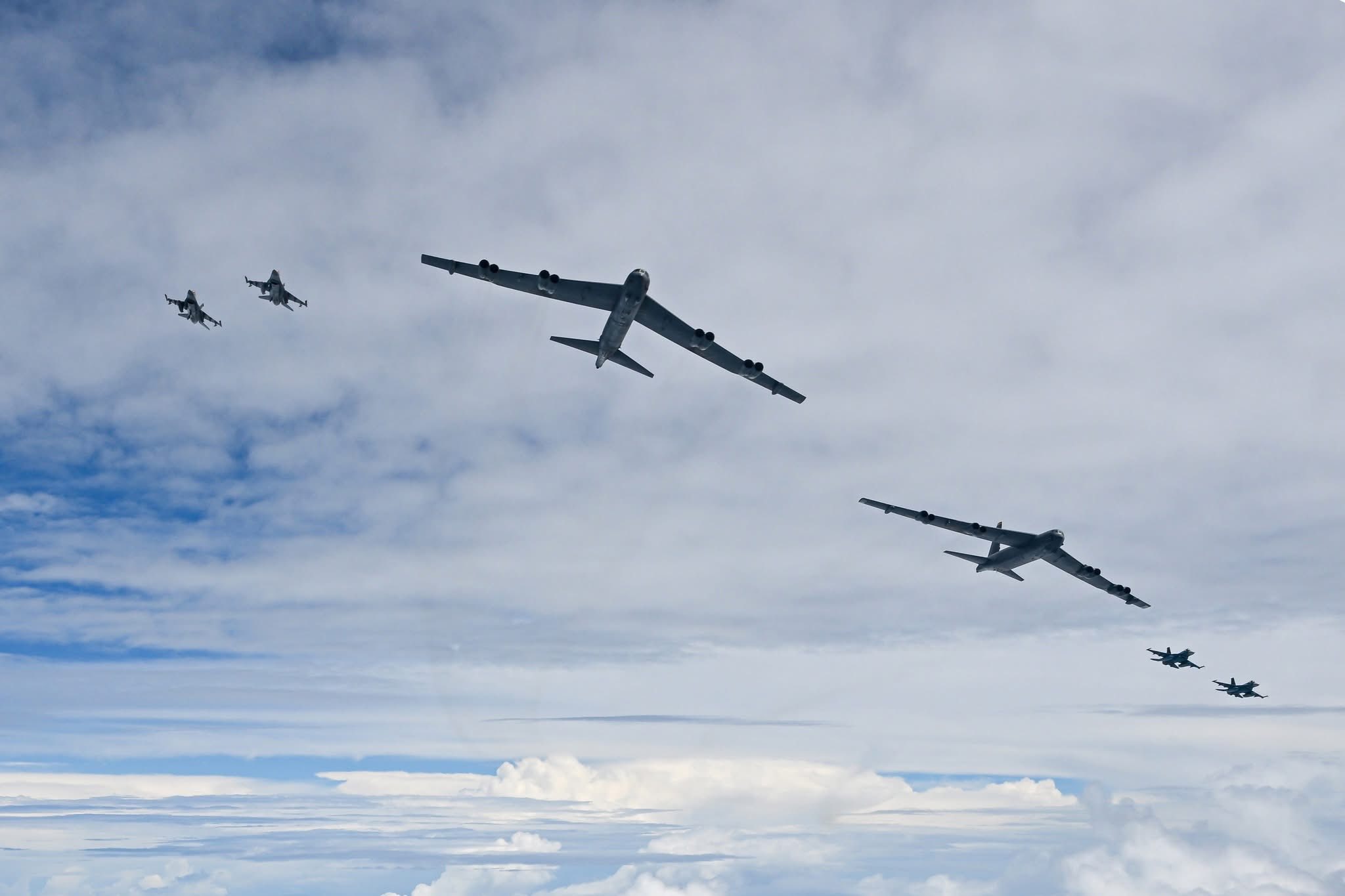 B-52H da USAF participa de exercício aéreo conjunto com Coreia do Sul e ...