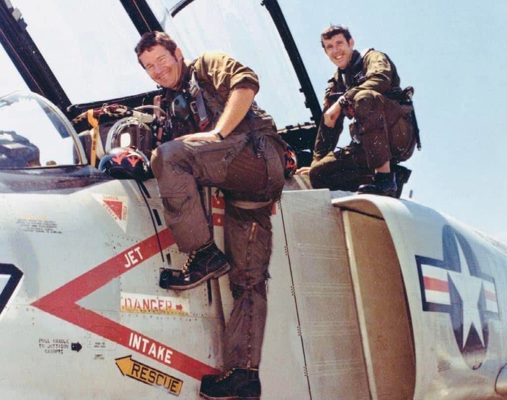 Morre Randy “Duke” Cunningham, primeiro ás americano da Guerra do ...