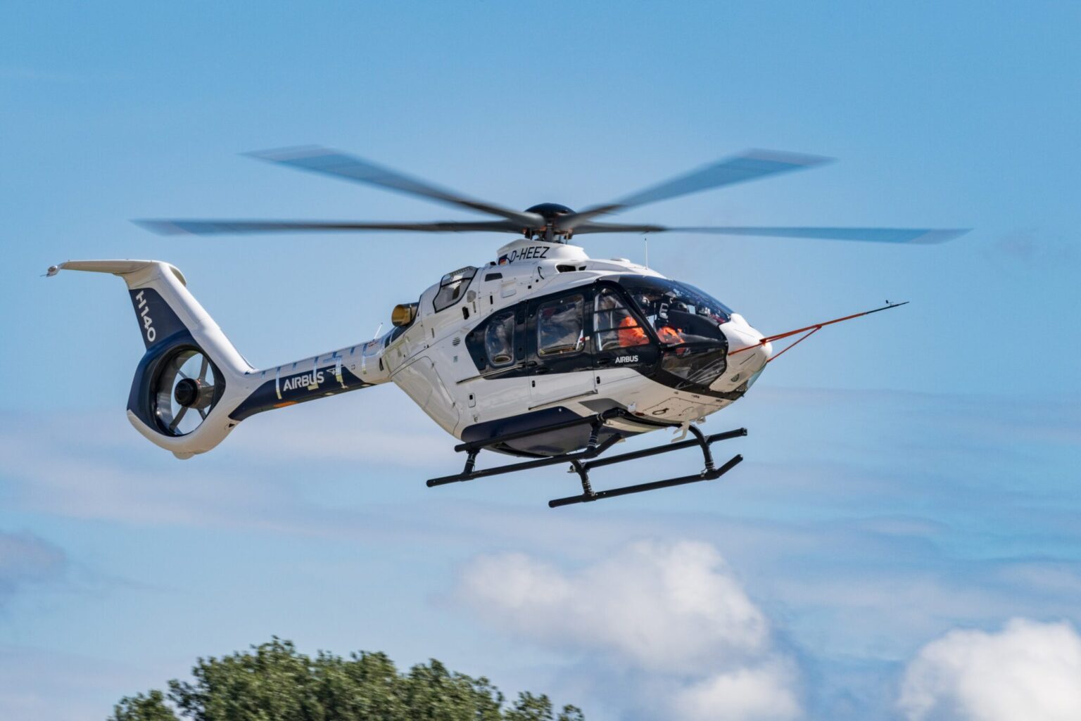 IMAGENS: Programa Airbus H140 avança com primeiro voo do segundo ...