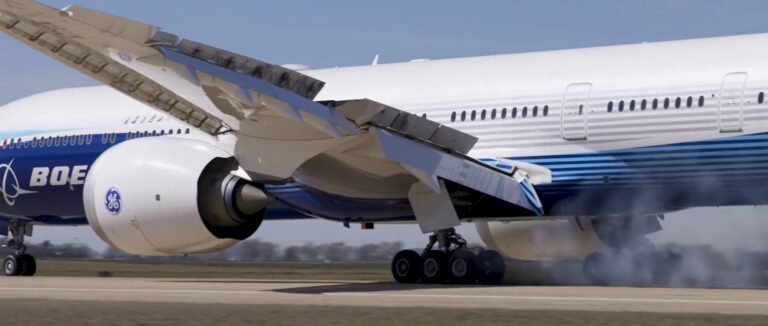 VÍDEO: Boeing intensifica testes extremos do gigante 777X rumo à ...