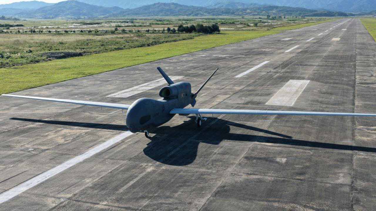IMAGENS: Kim Jong Un supervisiona testes do drone Saetbyol-4, versão ...