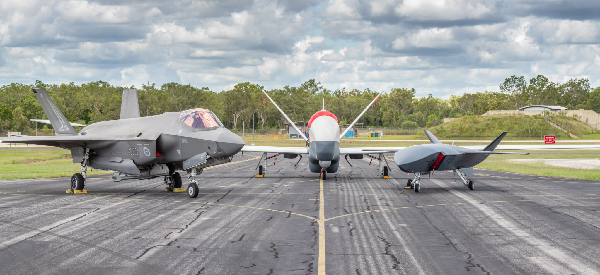Boeing e RAAF concluem demonstrações operacionais do MQ-28 Ghost Bat na ...