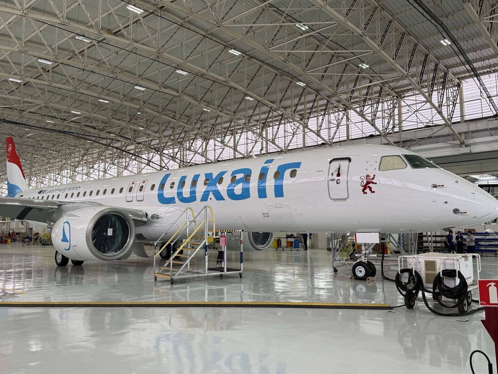 Luxair revela seu primeiro Embraer E195-E2 com nova pintura – Cavok Brasil