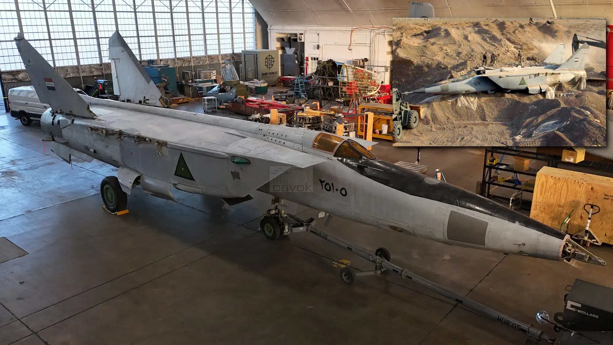 IMAGENS: Histórico MiG-25 iraquiano desenterrado do deserto é exibido ...