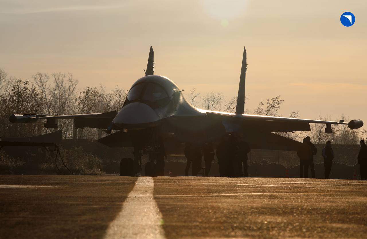 IMAGENS: UAC entrega novo lote de bombardeiros Su-34 às Forças ...