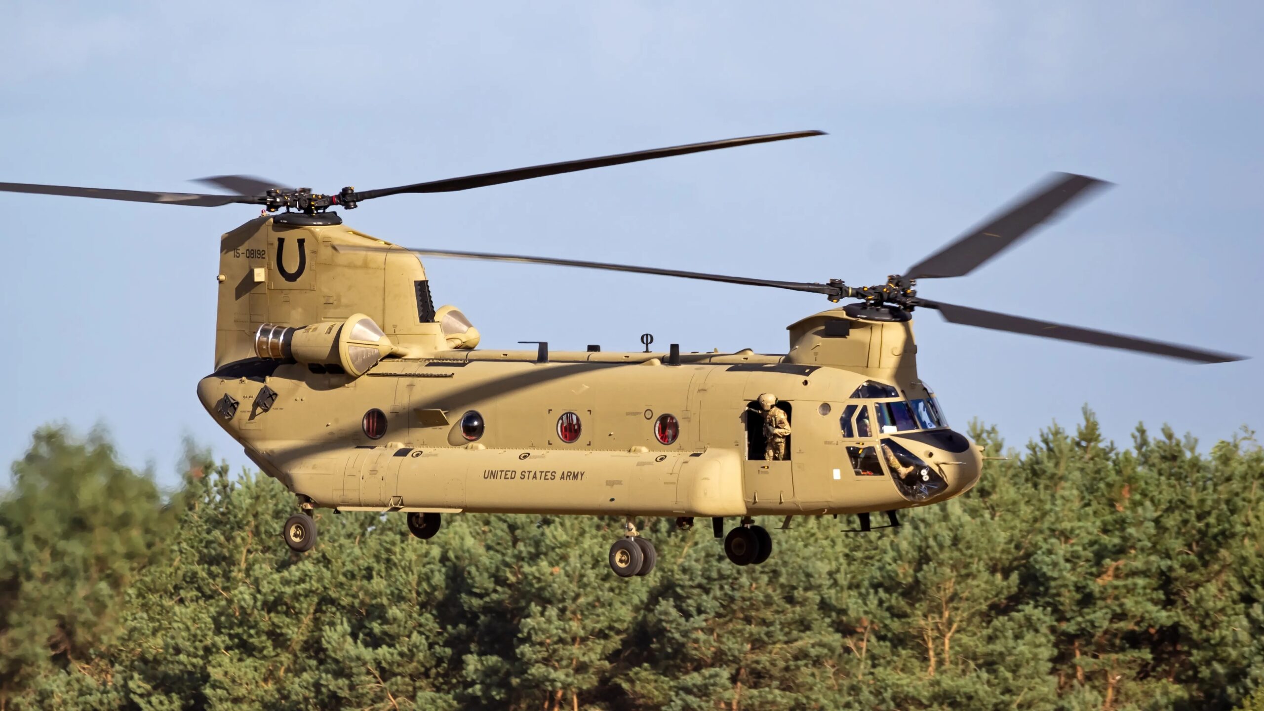 Exército dos EUA adquire mais nove helicópteros CH-47F Chinook Block II ...
