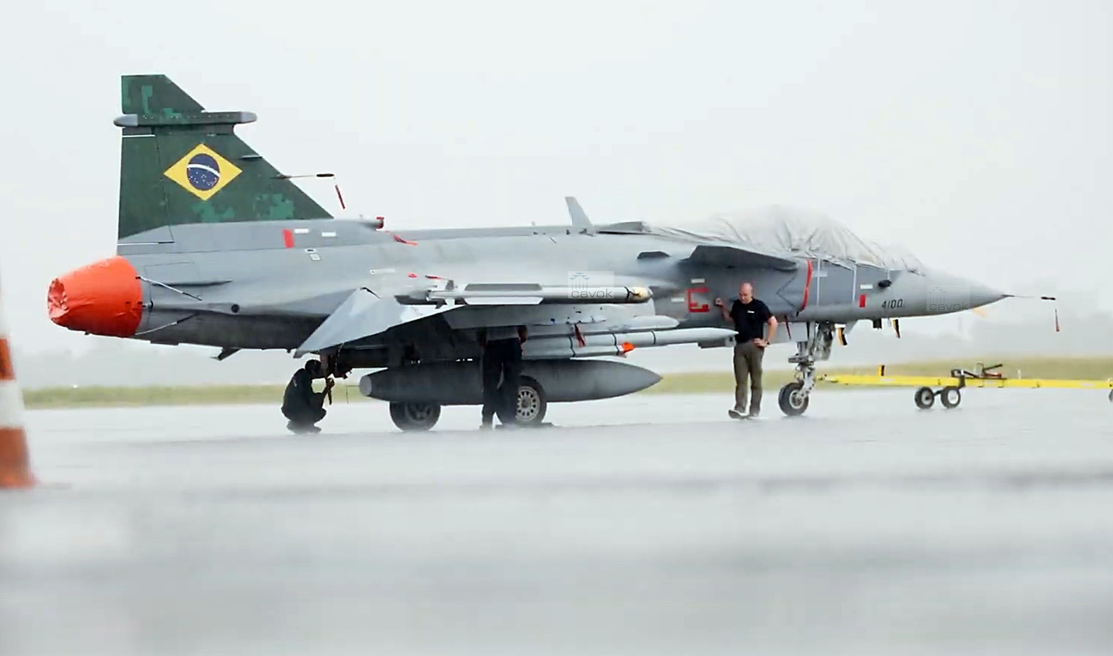 Saab divulga vídeo dos testes que mostram como o F-39 Gripen enfrenta o ...