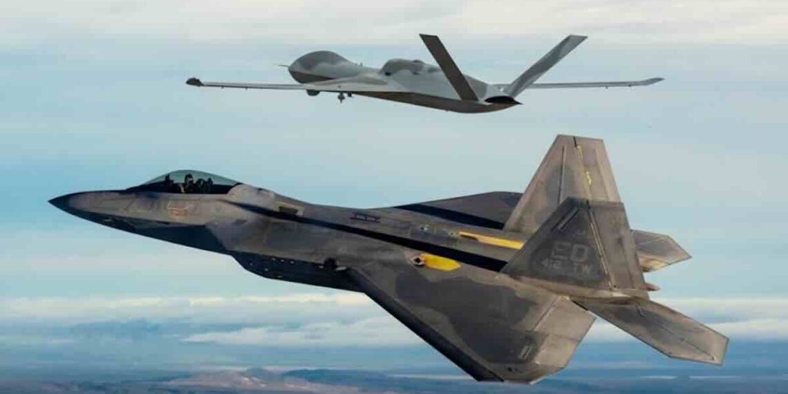 USAF: F-22 Raptor controla drone MQ-20 Avenger em voo real – Cavok Brasil