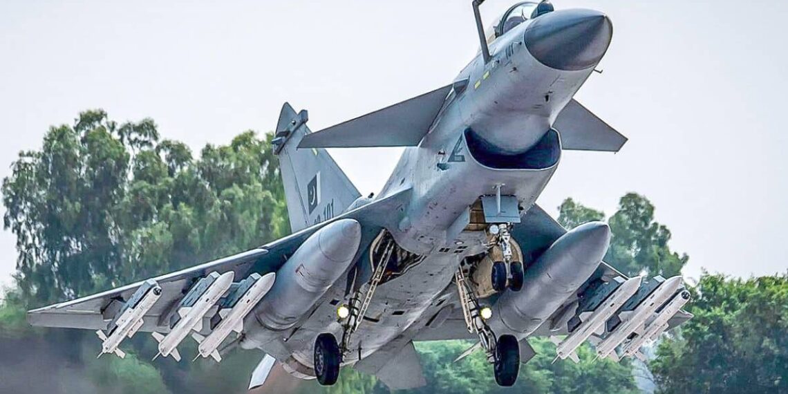 China confirma primeira vitória em combate do caça J-10CE e reforça ...