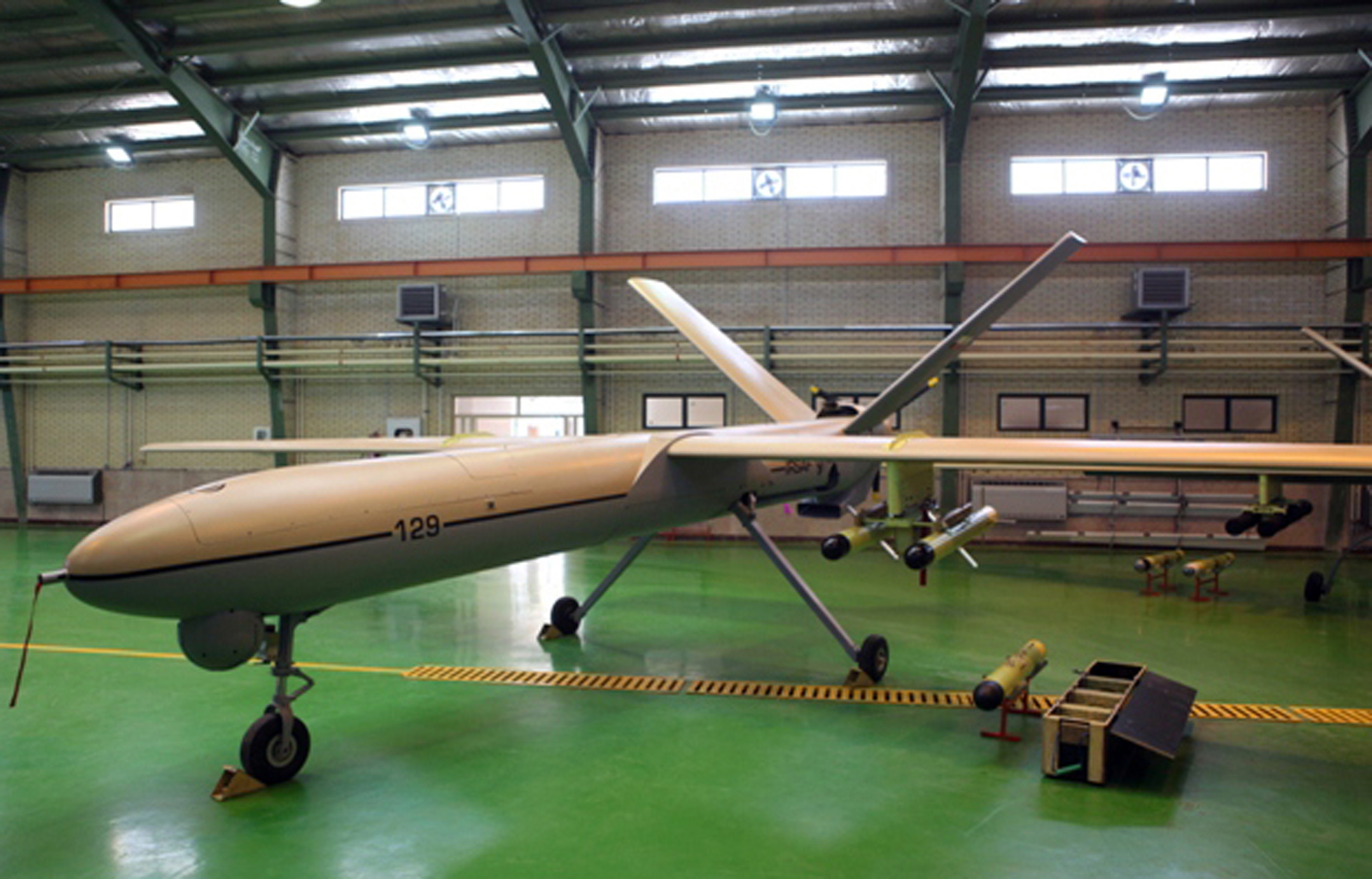 Caça F-35C da Marinha dos EUA abate drone iraniano Shahed que se ...